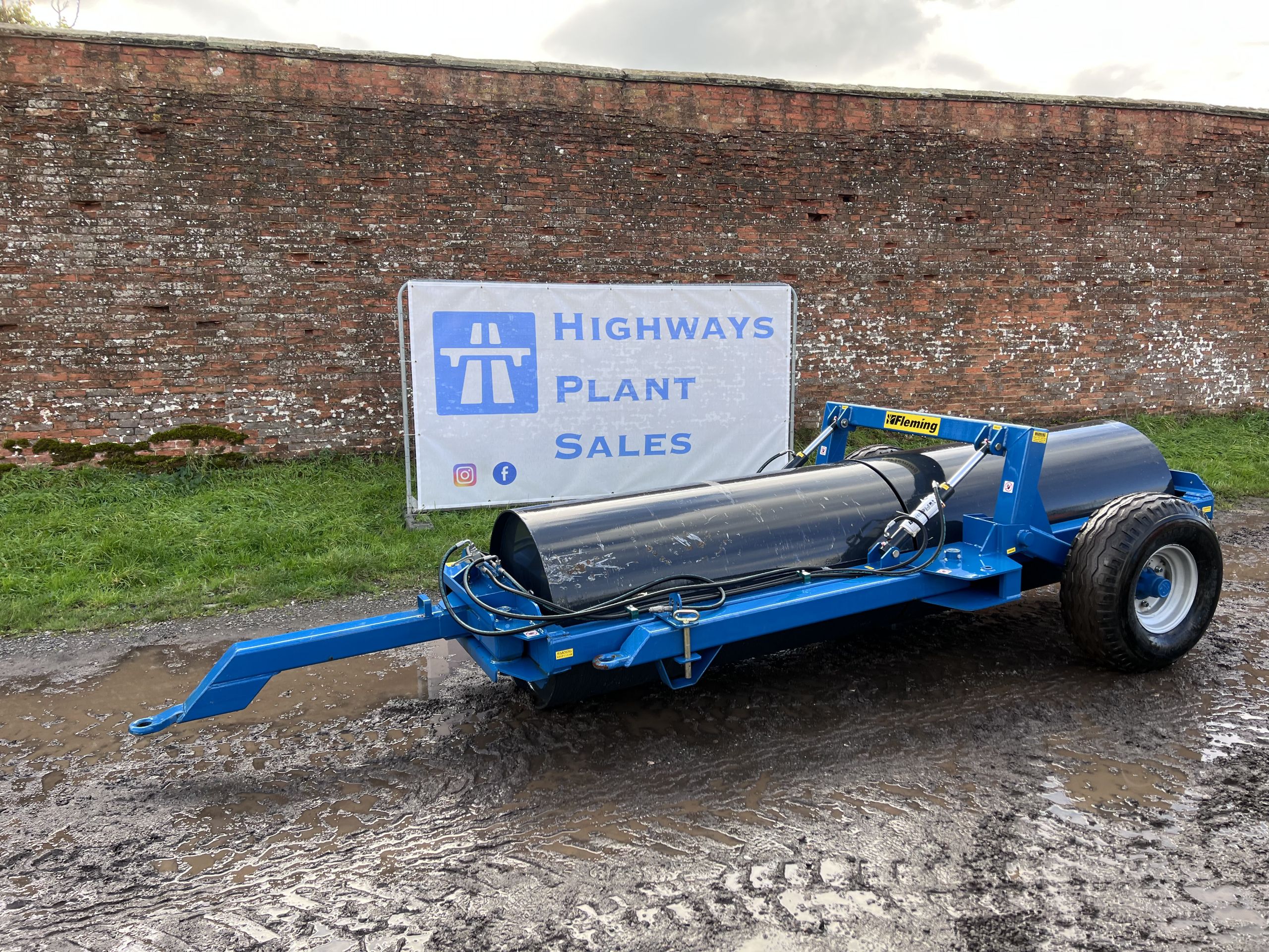 NEW 2022 Fleming 12 Foot End Tow Roller – Highways Plant Sales